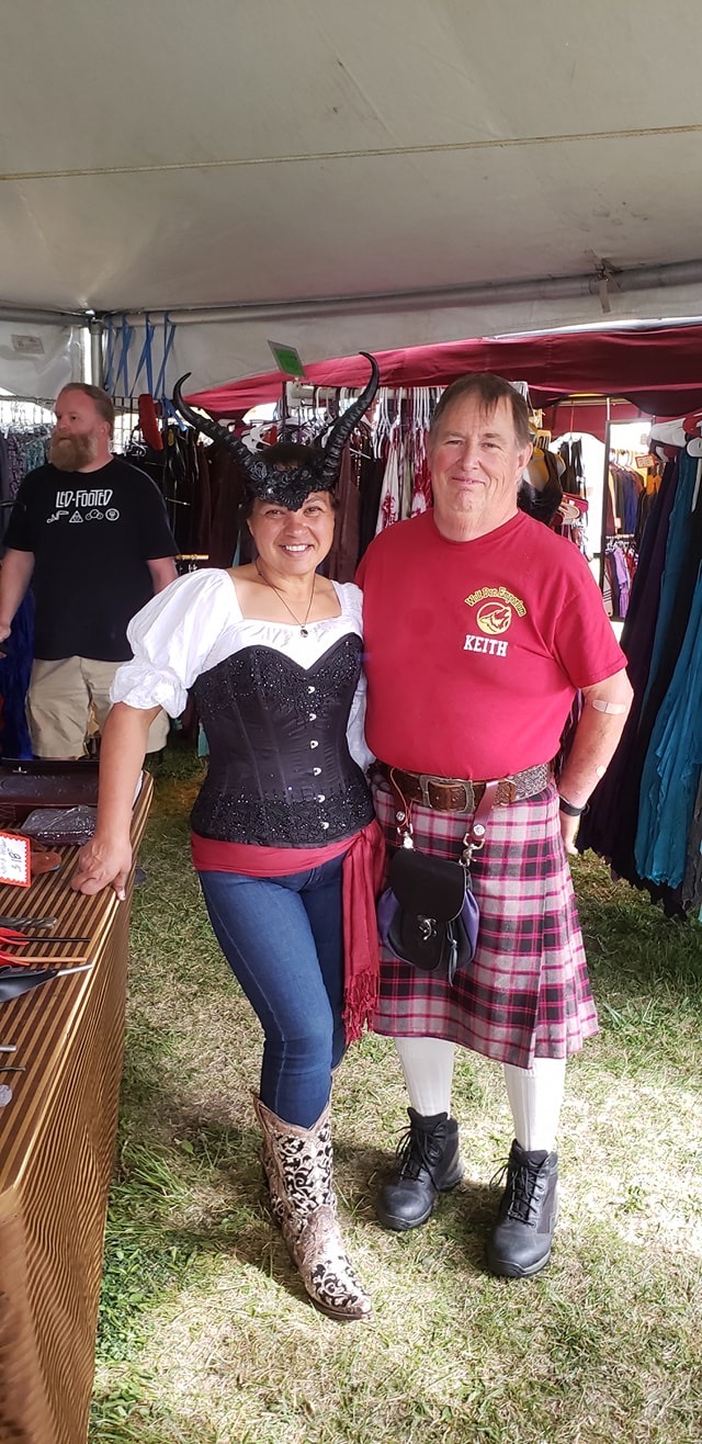 Wolf Den Leather – Leather Goods and Renaissance Clothes